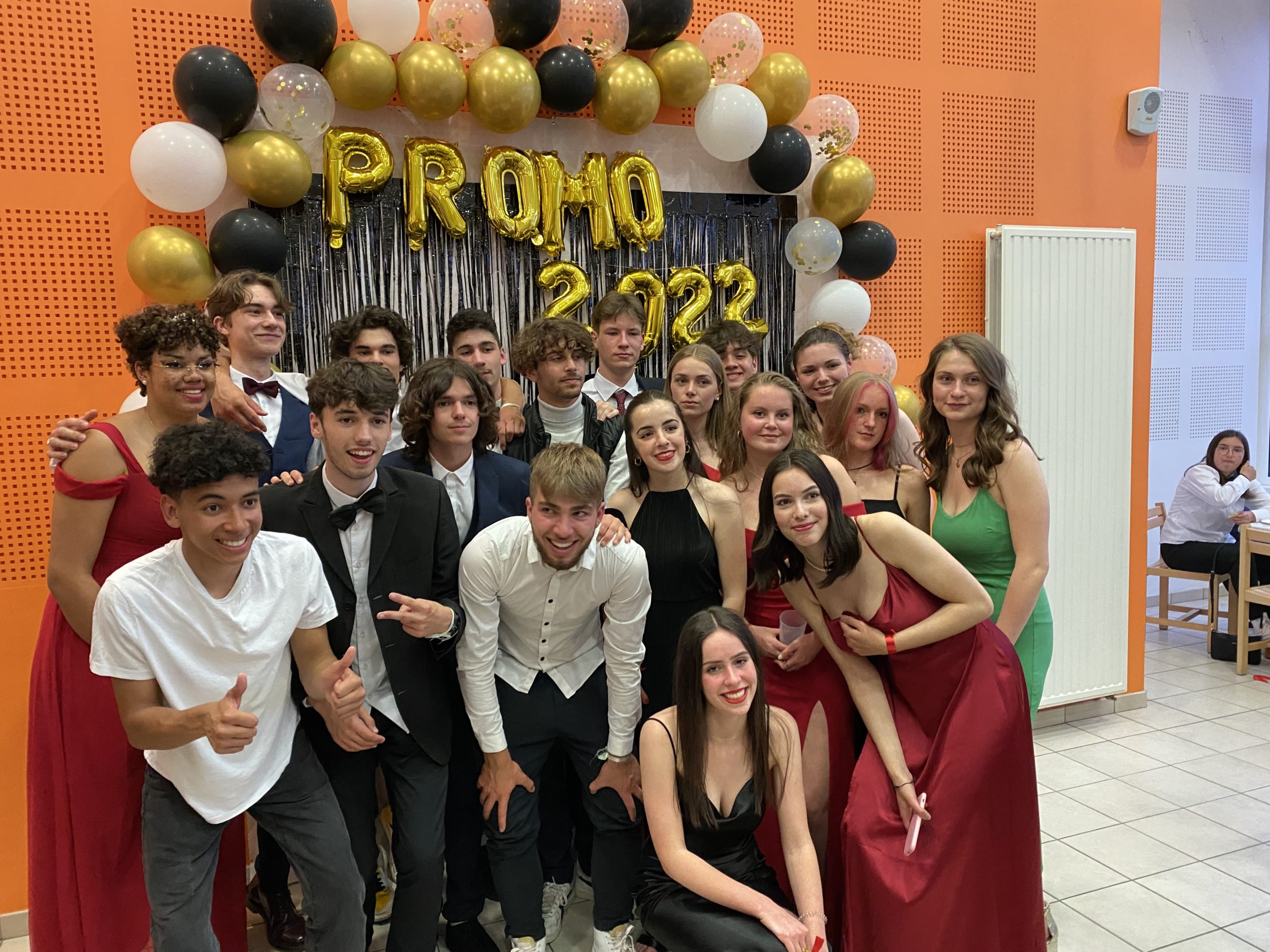 Ploërmel. Lycée La Mennais: les étudiants réunis pour le bal de promo ... Ploërmel. Lycée La Mennais: les étudiants réunis pour le bal de promo ...
