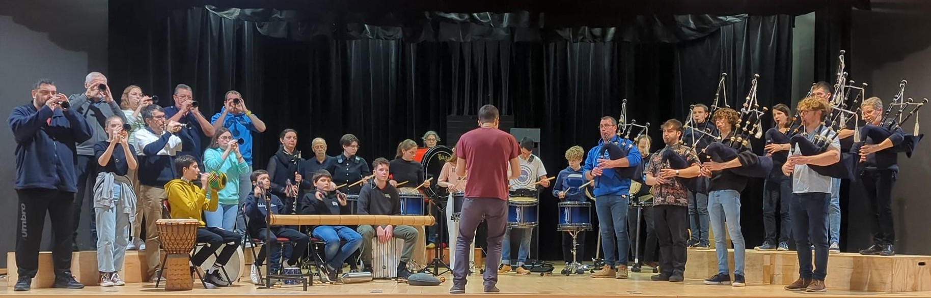 Malestroit. Concours national des bagadous (4è cat): le bagad Auel ...