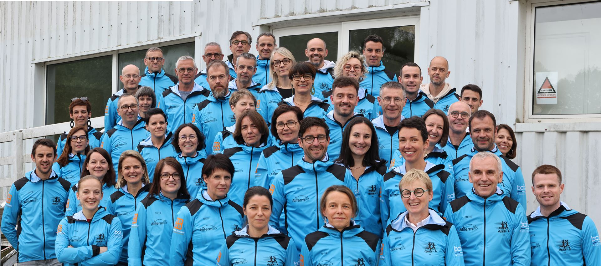 Malestroit. Un nouveau maillot pour Oust sport Nature - Les Infos du ...